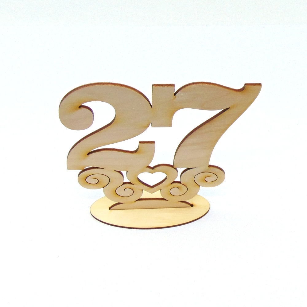 Zahl 27 Höhe 17 cm stehend